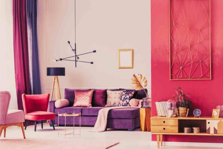 Soggiorno color amaranto, idee per arredare con stile | DesignMag
