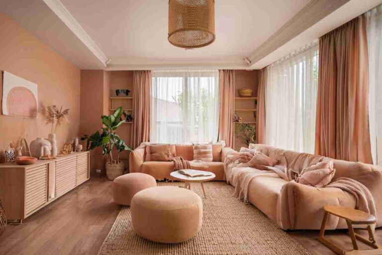 Mocha Mousse colore Pantone 2025: come integrarlo all'arredamento in ...